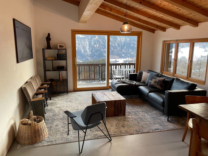 120 M² Chalet ∙ 5 Bedrooms ∙ 10 Guests - Laax