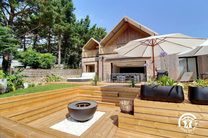 180 M² Gîte ∙ 5 Chambres ∙ 14 Personnes - Auray