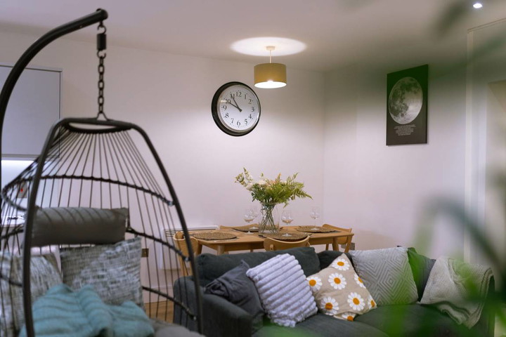 Apartment ∙ 2 Bedrooms ∙ 4 Guests - Solihull