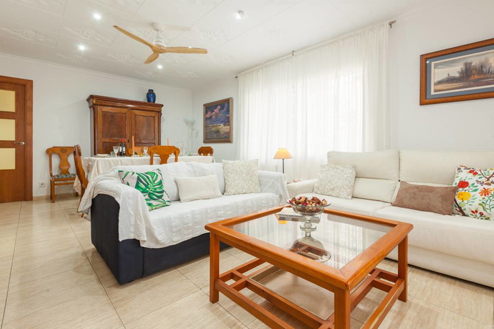 90 M² Apartment ∙ 3 Bedrooms ∙ 5 Guests - Canet de Mar