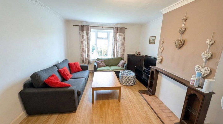 23 M² House ∙ 4 Bedrooms ∙ 8 Guests - High Wycombe