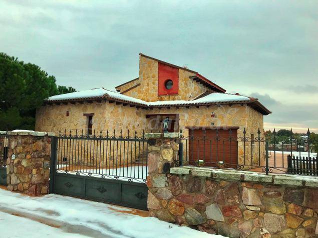 Casa Rural ∙ 3 Habitaciones ∙ 12 Huéspedes - La Cabrera