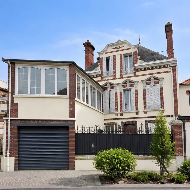 190 M² Maison De Vacances ∙ 5 Chambres ∙ 10 Personnes - Sens