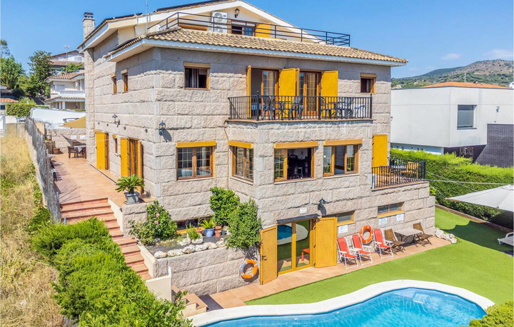 400 M² Casa ∙ 6 Habitaciones ∙ 15 Huéspedes - Mollet del Vallès