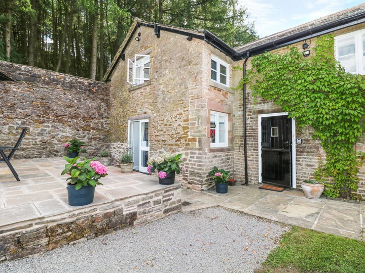 Cottage ∙ 6 Bedrooms ∙ 12 Guests - Rudyard Lake