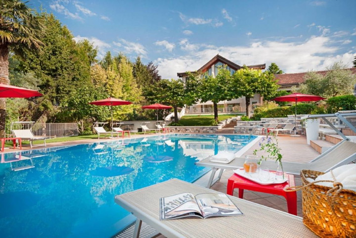 112 M² Apartment ∙ 2 Bedrooms ∙ 5 Guests - Gardone Riviera