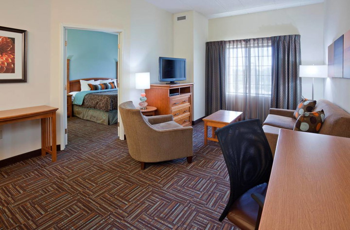 Condo ∙ 1 Bedroom ∙ 4 Guests - Lakeville, MN