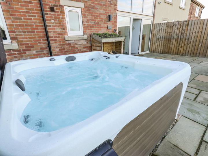 Cottage ∙ 3 Bedrooms ∙ 6 Guests - Wakefield