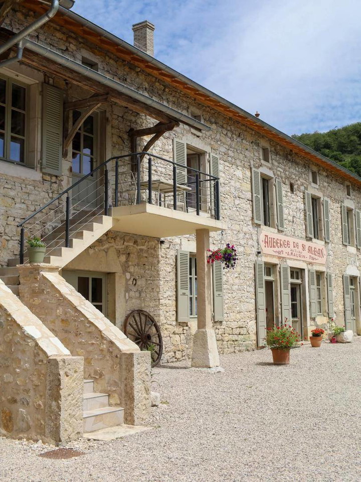 75 M² Gîte ∙ 2 Chambres ∙ 4 Personnes - Ain