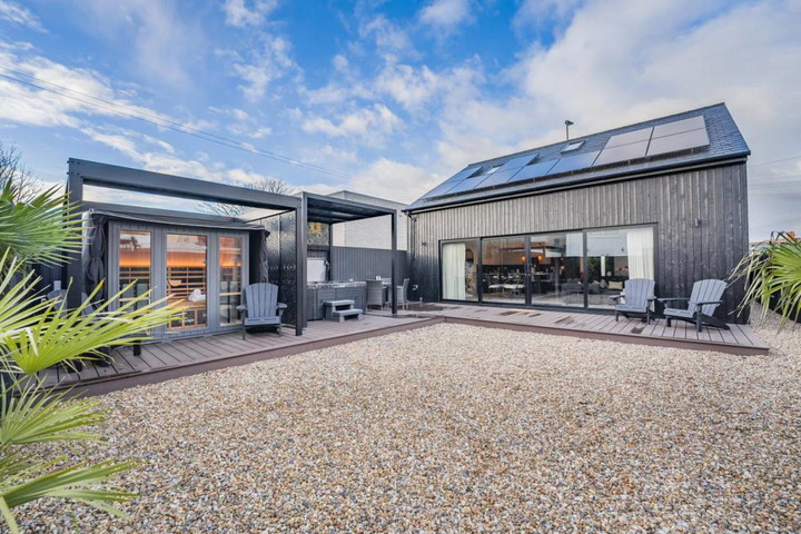 Cottage ∙ 2 Bedrooms ∙ 4 Guests - Brighton