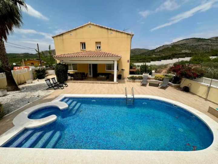 350 M² Casa ∙ 4 Habitaciones ∙ 12 Huéspedes - Castellón de la Plana