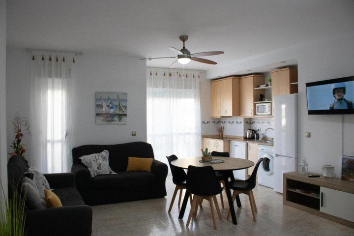 85 M² Apartamento ∙ 3 Habitaciones ∙ 6 Huéspedes - Águilas