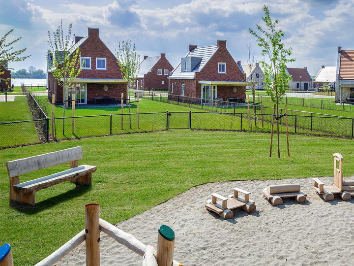 113 M² Apartment ∙ 3 Bedrooms ∙ 6 Guests - Roermond