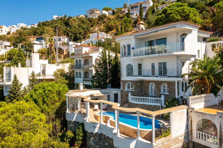 250 M² Villa ∙ 4 Chambres ∙ 8 Personnes - Roses