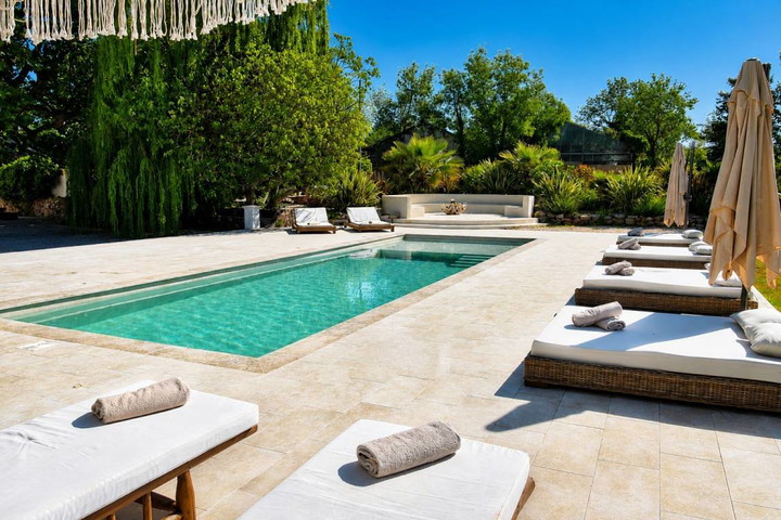270 M² Maison De Vacances ∙ 8 Chambres ∙ 25 Personnes - Lorgues