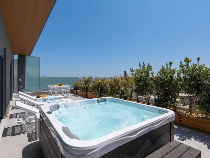 120 M² Apartment ∙ 2 Bedrooms ∙ 8 Guests - Faliraki