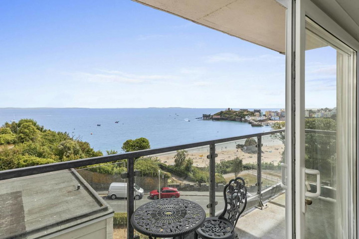 68 M² Cottage ∙ 2 Bedrooms ∙ 4 Guests - Tenby