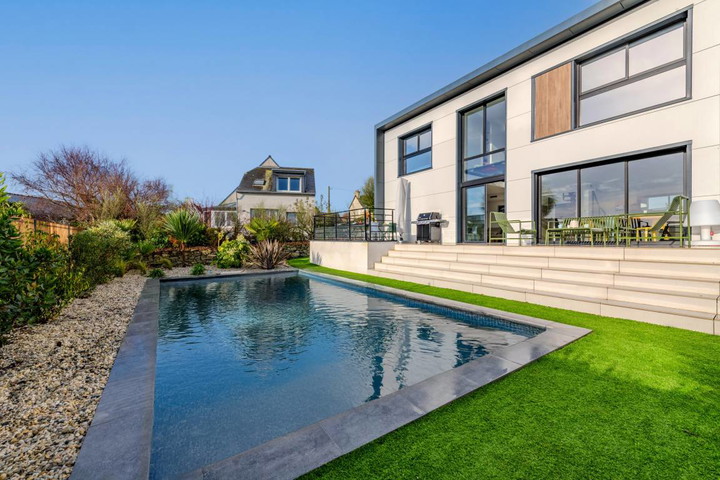 165 M² Maison De Vacances ∙ 4 Chambres ∙ 11 Personnes - Roscoff