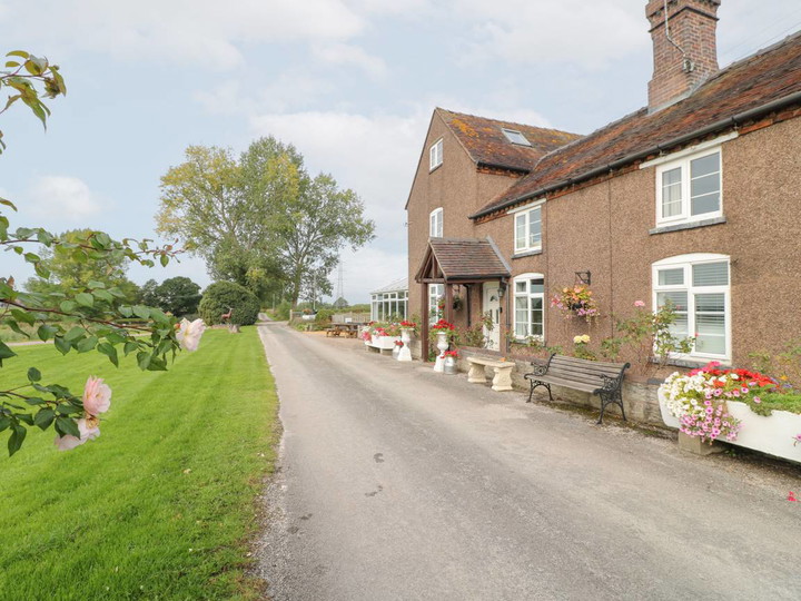 Cottage ∙ 8 Chambres ∙ 16 Personnes - Stafford