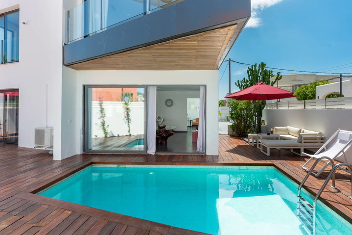300 M² Villa ∙ 5 Bedrooms ∙ 10 Guests - Ibiza