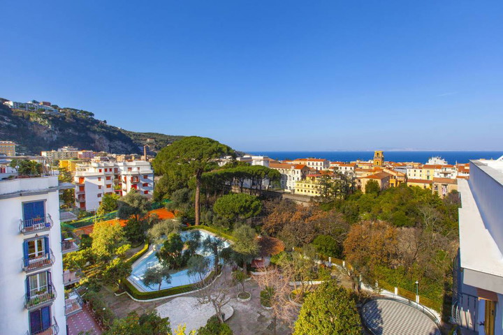 160 M² Appartamento Vacanza ∙ 4 Camere Da Letto ∙ 10 Ospiti - Sorrento