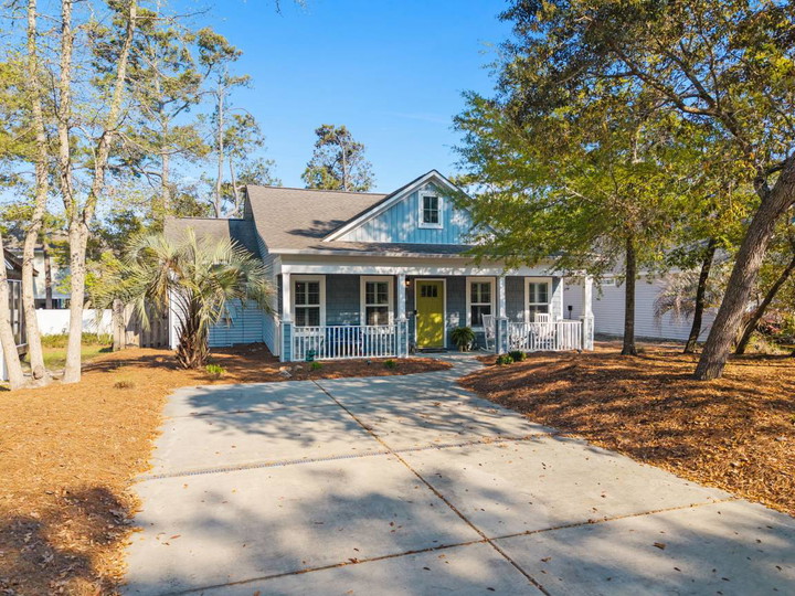 House ∙ 3 Bedrooms ∙ 10 Guests - Oak Island, NC