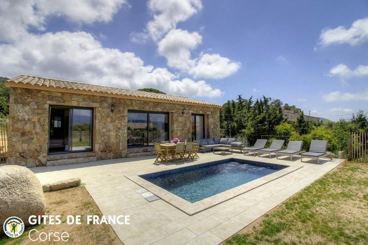 75 M² Gîte ∙ 2 Chambres ∙ 4 Personnes - Figari