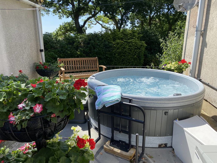 Cottage ∙ 4 Bedrooms ∙ 8 Guests - Ringwood