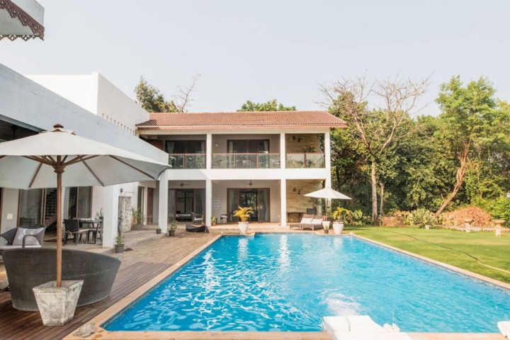 Apartment ∙ 5 Bedrooms ∙ 15 Guests - Alibag