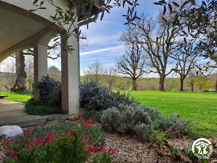 200 M² Gîte ∙ 5 Chambres ∙ 12 Personnes - Castres