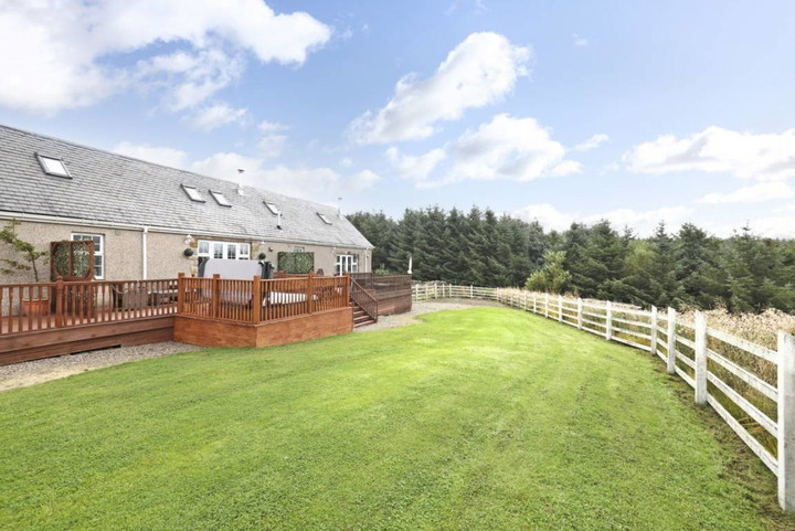 62 M² House ∙ 2 Bedrooms ∙ 4 Guests - Dunfermline