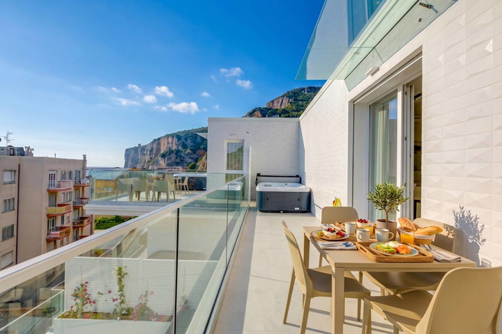50 M² Penthouse ∙ 2 Bedrooms ∙ 6 Guests - Finale Ligure