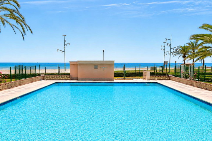 85 M² Apartamento ∙ 3 Habitaciones ∙ 8 Huéspedes - Tarragona