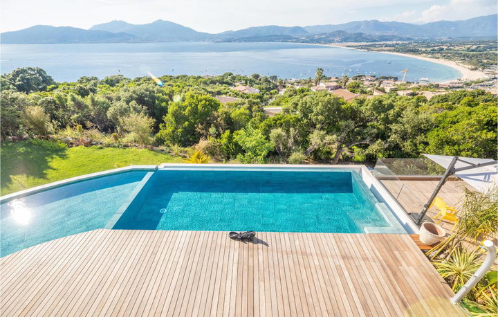 380 M² House ∙ 6 Bedrooms ∙ 12 Guests - Ajaccio