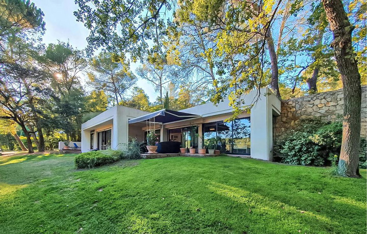 300 M² House ∙ 4 Bedrooms ∙ 8 Guests - Var