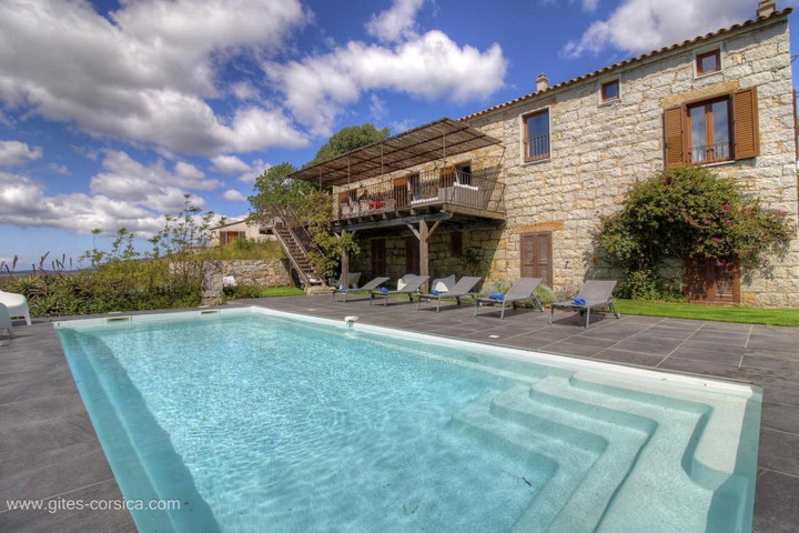 170 M² Gîte ∙ 3 Chambres ∙ 9 Personnes - Figari