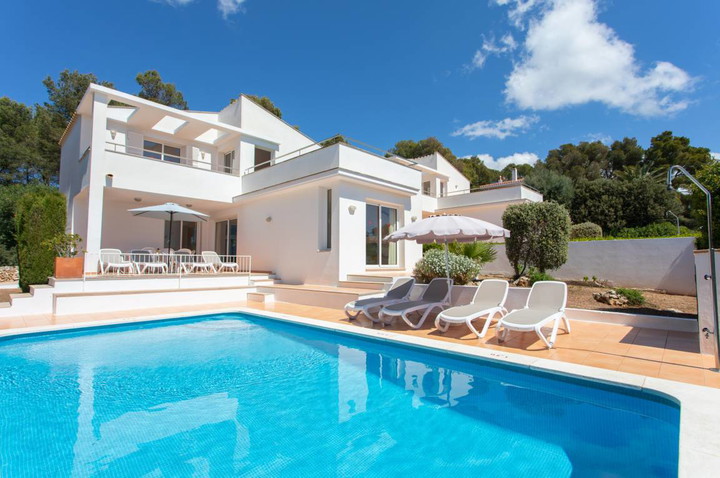 205 M² Villa ∙ 4 Bedrooms ∙ 8 Guests - Menorca