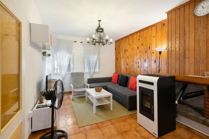 77 M² House ∙ 2 Bedrooms ∙ 6 Guests - Segovia