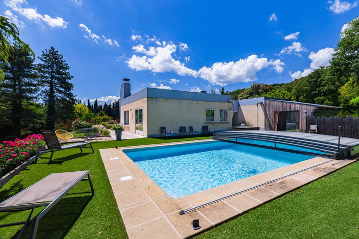 180 M² Villa ∙ 3 Bedrooms ∙ 7 Guests - Valence