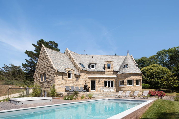 200 M² Villa ∙ 5 Bedrooms ∙ 10 Guests - Erquy