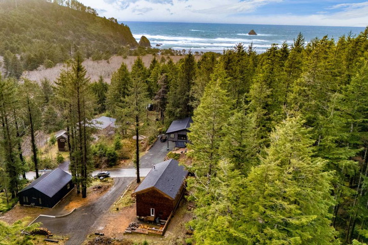 222 M² House ∙ 4 Bedrooms ∙ 8 Guests - Cannon Beach, OR