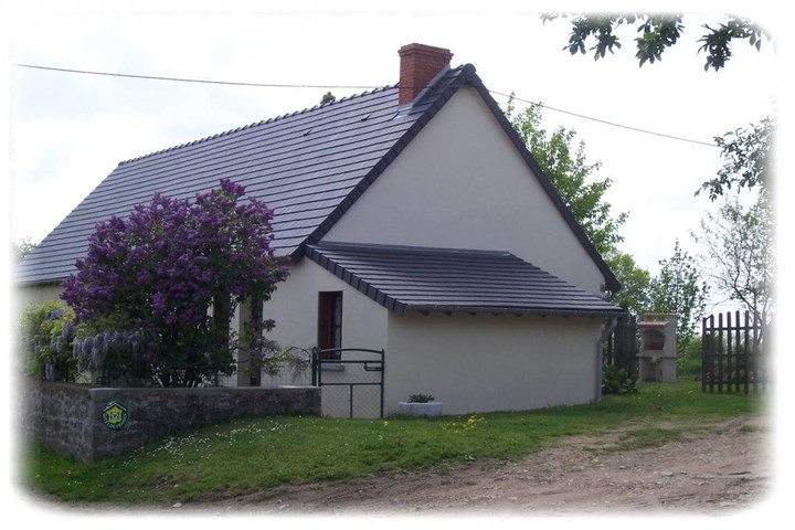 60 M² Gîte ∙ 1 Chambre ∙ 4 Personnes - Allier