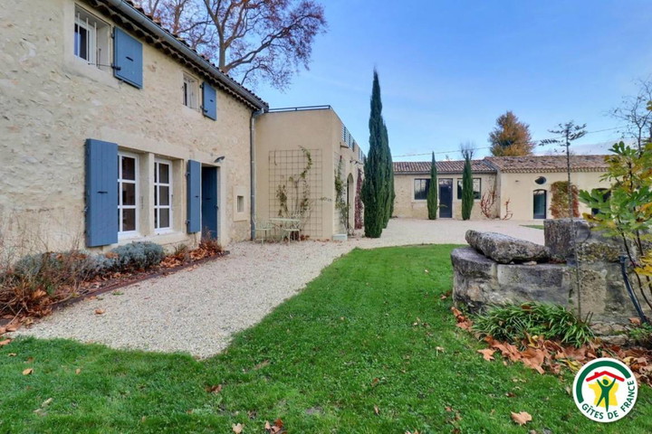 Gîte ∙ 3 Chambres ∙ 6 Personnes - Pierrelatte