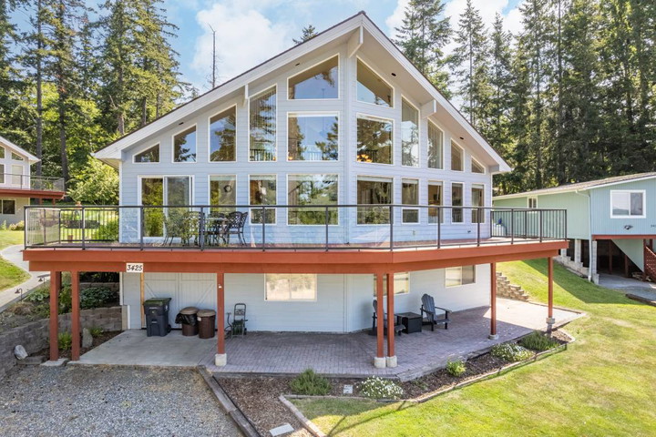 139 M² House ∙ 2 Bedrooms ∙ 6 Guests - Whidbey Island, WA
