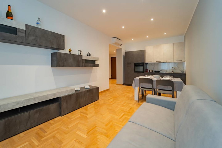 75 M² Apartment ∙ 2 Bedrooms ∙ 5 Guests - Cuneo