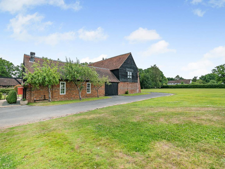 Cottage ∙ 2 Bedrooms ∙ 8 Guests - Shere