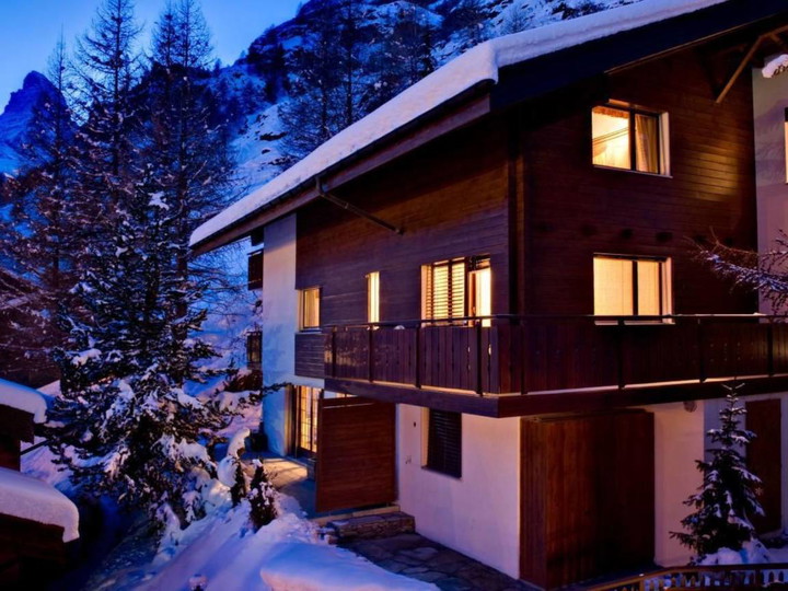 400 M² House ∙ 5 Bedrooms ∙ 10 Guests - Zermatt