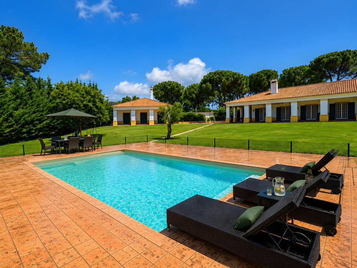 600 M² Vivenda ∙ 5 Quartos ∙ 10 Hóspedes - Santarém