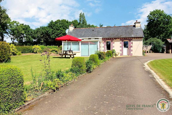 102 M² Gîte ∙ 3 Chambres ∙ 6 Personnes - Loudéac