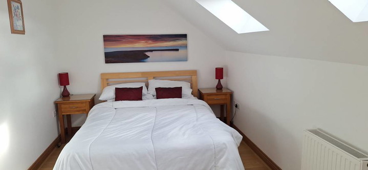 75 M² Cottage ∙ 2 Bedrooms ∙ 4 Guests - Llanelli